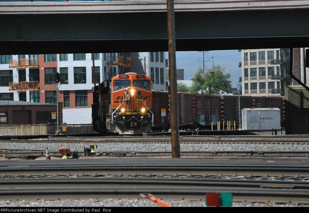 BNSF 7563 Arriving Denver BNSF Yard